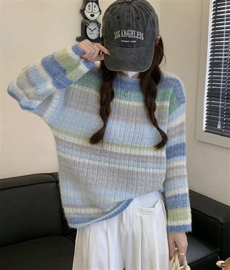 리즈고 레인보우 라운드 스트라이프 데일리룩 스웨터 위시버킷