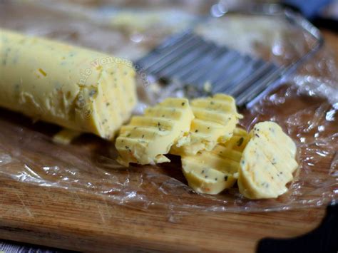 How to make herb and spice butter