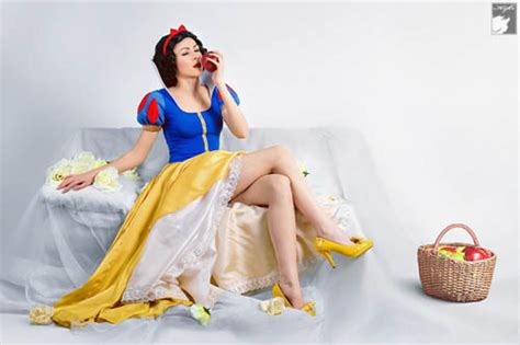 Kool Cosplay Sexy Snow White Cosplay