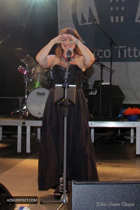 Cristina Davena Feet Aznudefeet