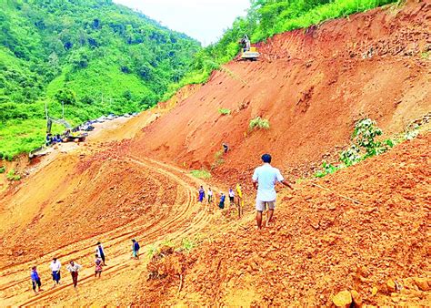 မြဝတီ ကော့ကရိတ် အာရှလမ်းမကြီး တောင်ပြိုလမ်းပိတ်သည့်နေရာများကိုဖယ်ရှား