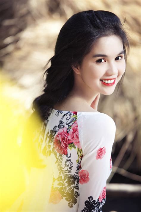 Sexiest Dancing Ngoc Trinh In Vietnam Traditional Dress Viet Nam