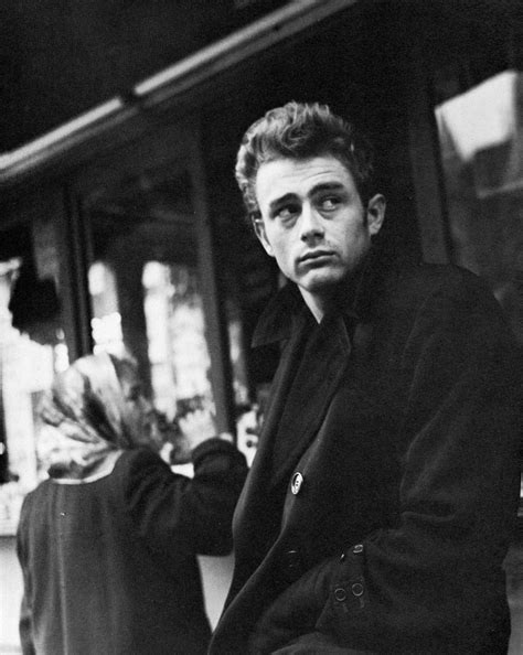 혜성 같이 등장해 혜성 같이 사라진 제임스 딘 1931~1955 제2의 제임스 딘 이라는 호칭으로 수많은 배우가