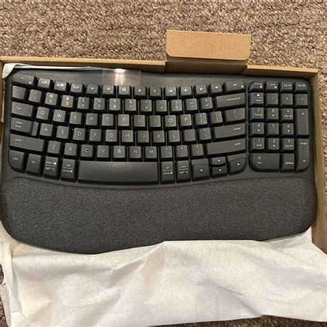 Logitech Wave Keys Mk670 Combo Ergonomic Wireless Keyboard And Mouse