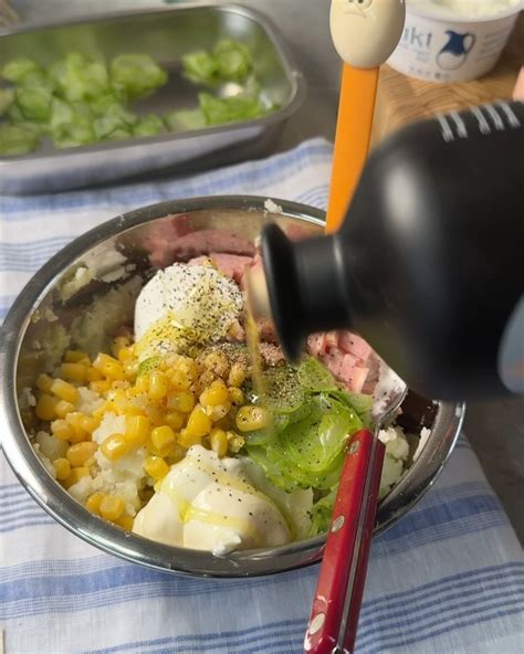 혜브니☻ 주방에서 놀기 전문 시나몬건포도베이글🥯 코스트코 좋아했던 시절에는 일주일에 두번 씩 간 적도 있었는데 요즘은 통 안가게 됐다안간지 몇년된 듯 신혼 시절에는