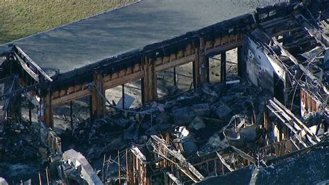 Clubhouse At Nettle Creek Country Club Destroyed By Fire Abc7 Chicago