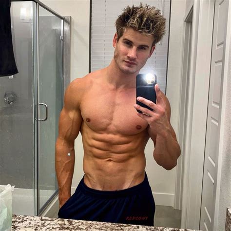 Sexy Guy Super Sage Northcutt Shirtless Fit Muscle Body Selfie