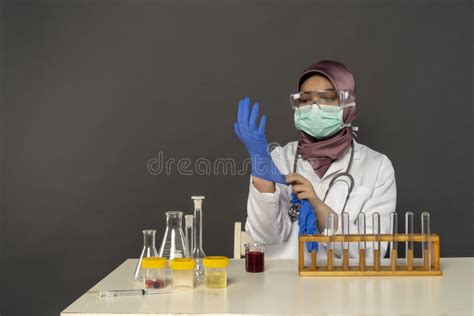 Science Lab Concept Cute Malay Woman Wearing Hijab Stock Image Image Of Asia Dust 185464819