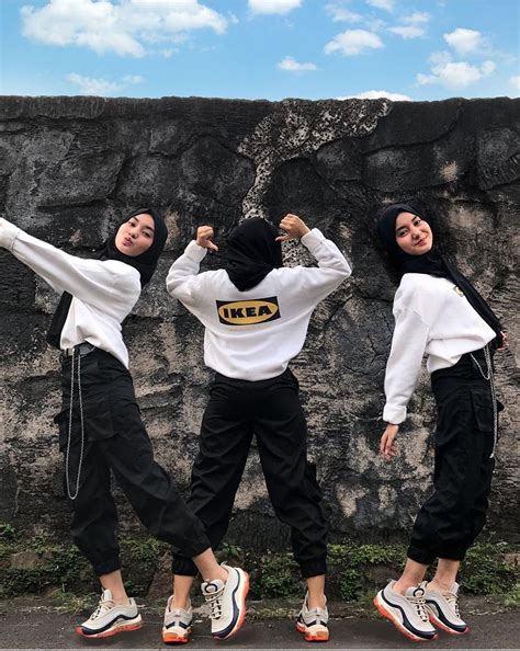 Pin Oleh Hajara Roomy Di Fit Gaya Model Pakaian Baju Olahraga Wanita Model Pakaian