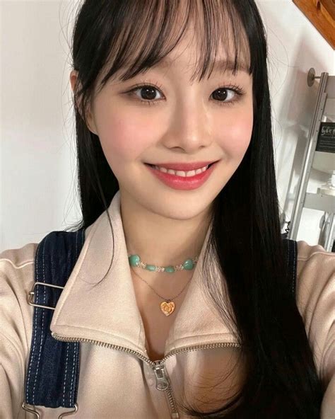 South Korean Girls Korean Girl Groups Rapper Dancing On My Own Chuu