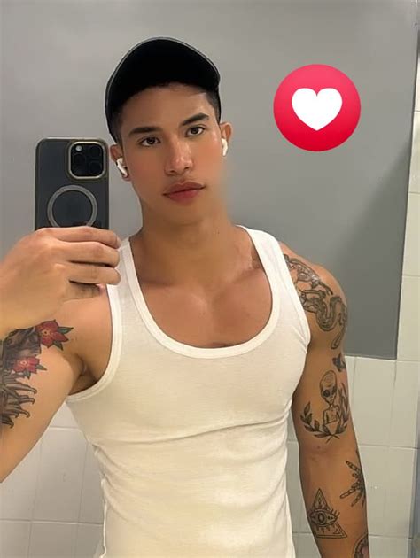 Chicos Lindos Chicos Lindos Added A New Photo