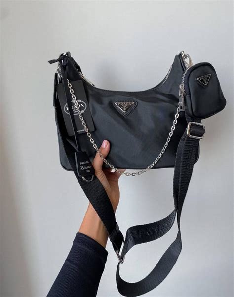 Трендова жіноча чорна сумочка в стилі Prada Re Edition Black жіноча чорна сумочка з нейлону
