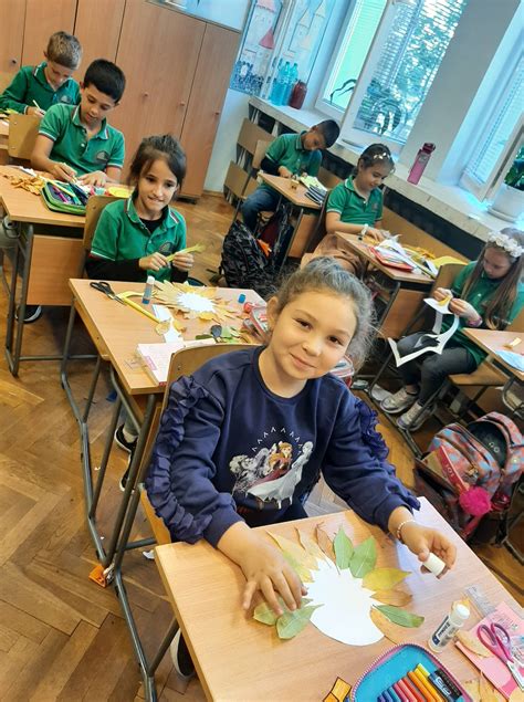 СРЕДНО УЧИЛИЩЕ ЖЕЛЕЗНИК Есента в класната стая