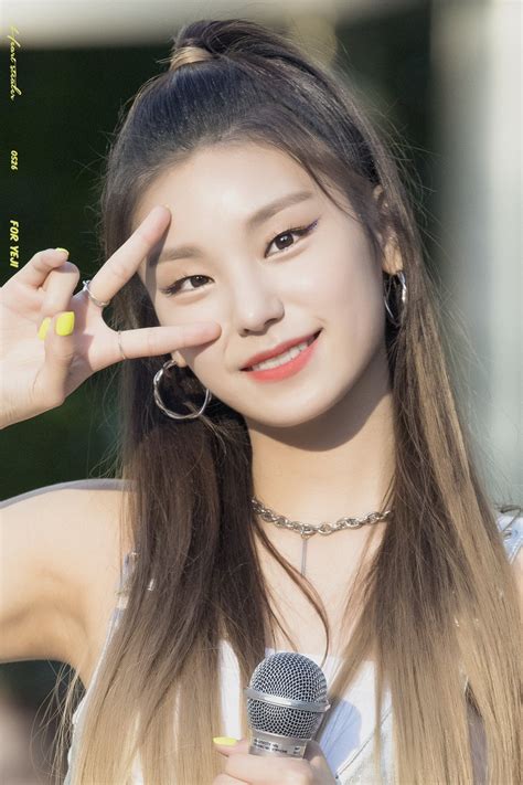 ʜᴇᴀʀᴛ sᴛᴇᴀʟᴇʀ on Twitter 190831 음악중심 미니팬미팅 좋은 아침 YEJI 예지 황예지