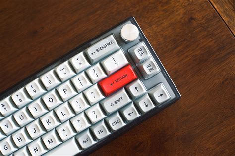 Loot được quả keycaps MT Dev TTY xong gắn lên keeb VN mới tậu nhìn chim ưng vllll Viết bởi
