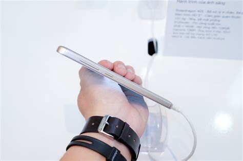 Tr N Tay D Ng Smartphone Xiaomi Gi I Thi U Ch Nh Th C N Th Tr Ng Vi T Nam