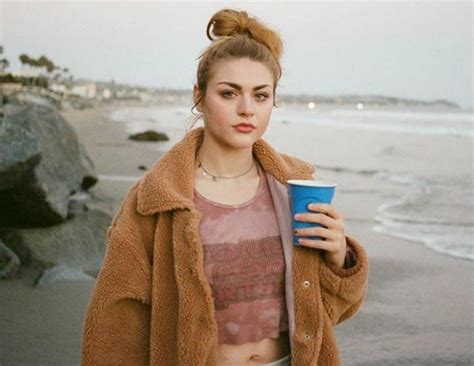 Как сейчас выглядит и чем занимается дочь Курта Кобейна Queen Женский журнал Q Дзен