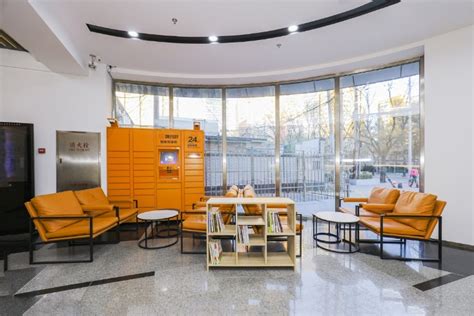 共享办公加速智能化转型，ai管家与区块链技术成行业标配 共享办公室租赁｜精装工位 工商注册 即租即用 租租办