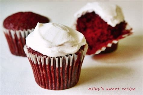 색으로 유혹하는 레드 벨벳 컵케이크
