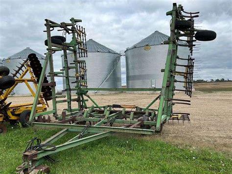 Jd 1600 Chisel Plow Integrity Auctioneers