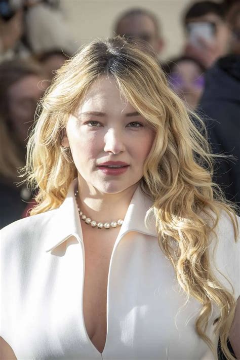 Haley Bennett Scrolller