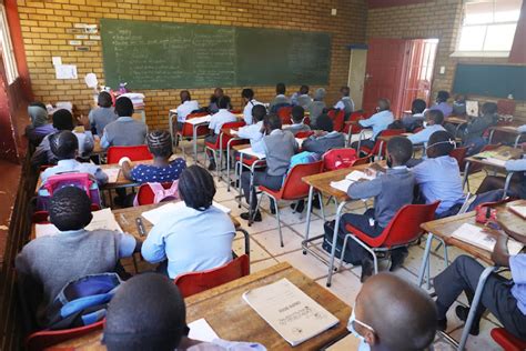 Overcrowded Classroom Crisis Hinders Learning Da Demands Urgent