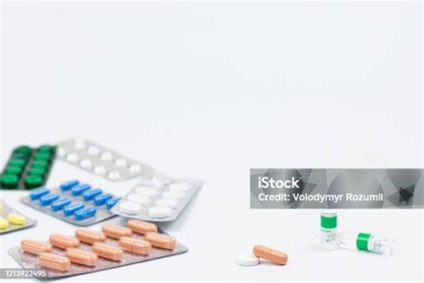 의학 물집 캡슐 정제 주사 주사기 및 바늘 다양한 약물의 클로즈업 개념에 대한 스톡 사진 및 기타 이미지 개념 건강관리와 의술 건강한 생활방식 Istock