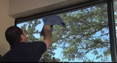 Тонировка окон в квартире: обзор, как затонировать своими руками