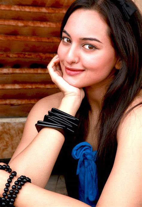 Ciniextra Hot Sonakshi Sinha Photos