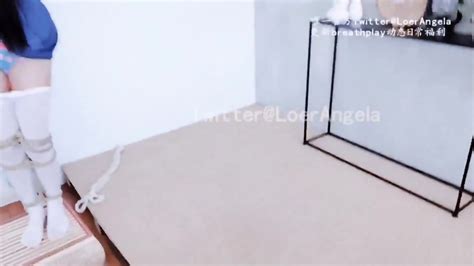 Zwz 049【窒物者】jk校服连衣裙、白丝连裤袜，旋转抽插后入强攻玩具直接玩哭了：白天各种体罚、鞭笞、tk、板凳上站立吊缚、棉被包头 ‮ئايال ئوتتۇرا مەكتەپ