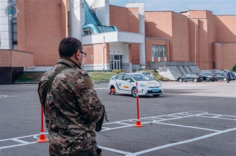 В автошколі для осіб з інвалідністю на базі ДДУВС військові опановували навички контраварійної їзди