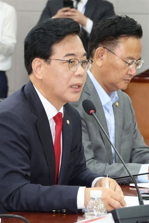 전한길 우파 개딸 만들 것…송언석 민심 벗어난 언행 단호히 처리