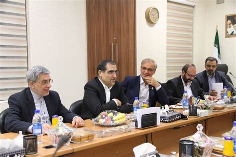 حضور وزیر محترم بهداشت، درمان و آموزش پزشکی در هیات امنای صرفه جویی ارزی در معالجه بیماران
