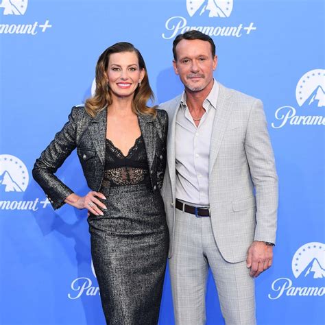Tim Mcgraw Shares Loving Photo Of Wife Faith Hill You Light Up Every
