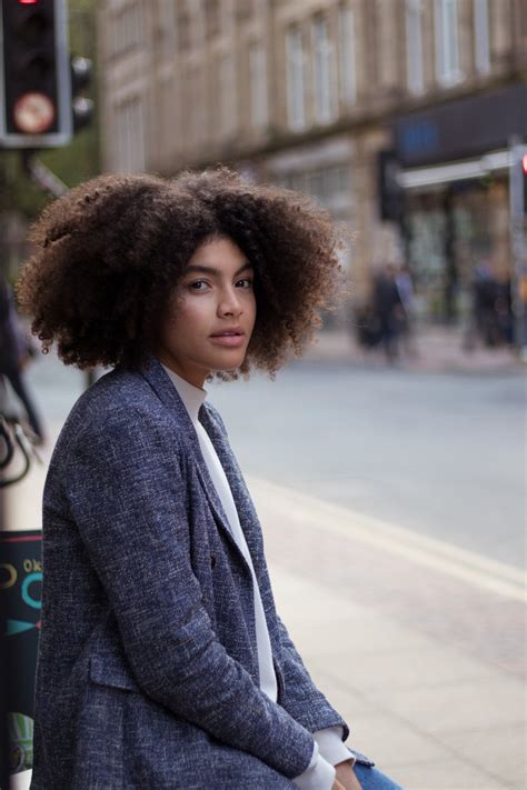 A Minimal 70s Vibe Samio