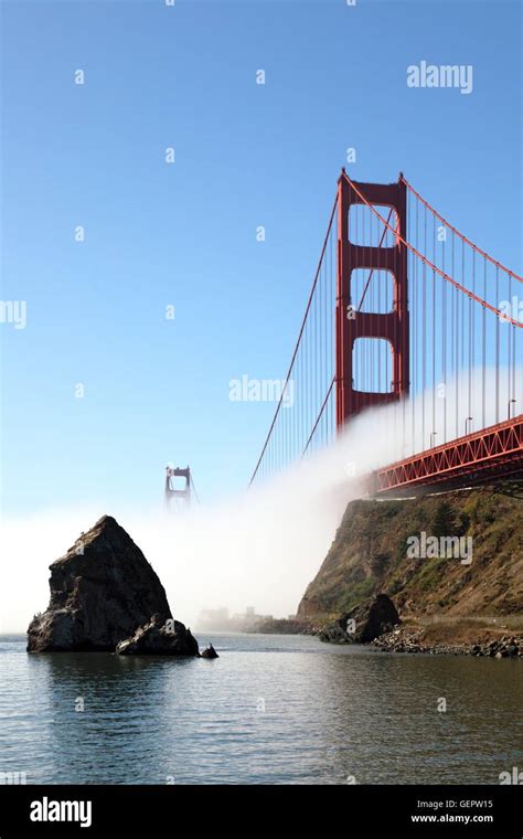 Geography Travel Usa California Golden Gate Bridge With Fog Fort