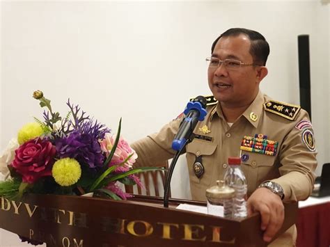 មន្រ្តីជាន់ខ្ពស់អគ្គស្នងការនគរបាលជាតិណែនាំឱ្យម្ចាស់សហគ្រាស និងបុរី ត្រូវសុំច្បាប់ក្នុង