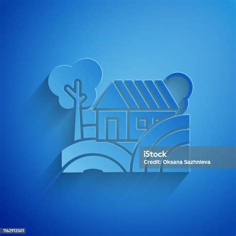 종이 잘라 팜 하우스 개념 아이콘 파란색 배경에 격리 소박한 농장 풍경입니다 종이 아트 스타일입니다 벡터 일러스트레이션 0명에