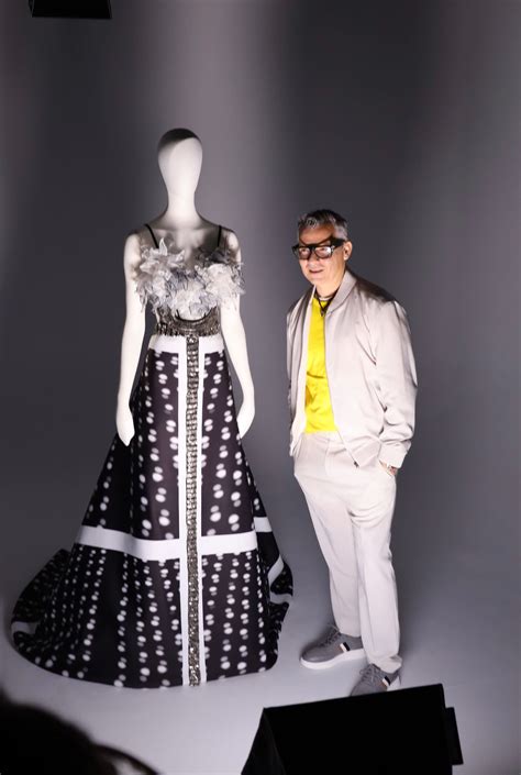 Diseñador De Modas Gustavo Arango Desafía Su Creatividad En Mirage Visage Spring Summer 2023