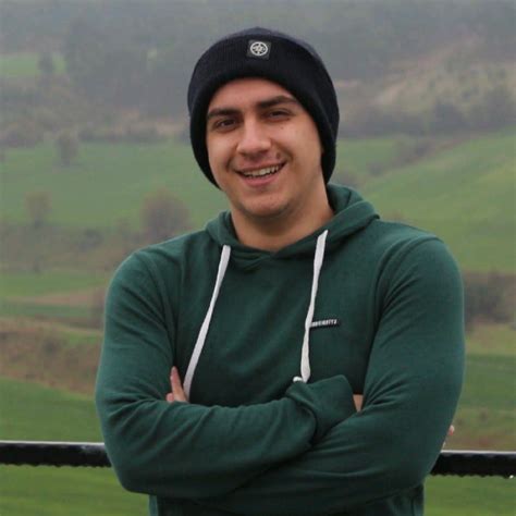 Yunus Emre Uzun Medium