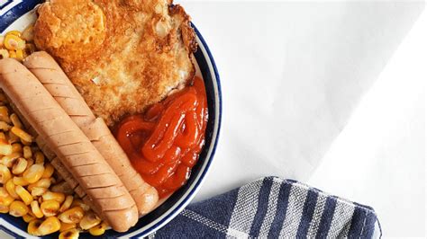 구운 소시지 아침 식사 메뉴 옥수수와 감자 튀김을 백서 배경에 02 공장 산업 건물에 대한 스톡 사진 및 기타 이미지 공장