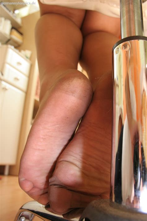 Hot Chicks In Pantyhose And Stockings Enjoy Passionate Sex