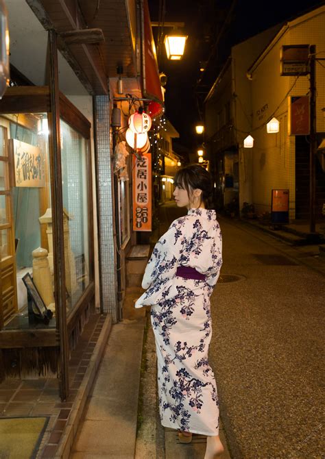Moe Iori 伊織もえ写真集「内緒話」 微图坊