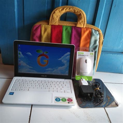 Jual Asus E202s Slim Tipis Warna Putih Ssd 128gb Windows 10 Netbook