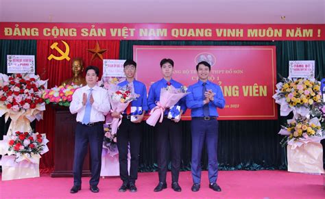 Kết Nạp Đảng Viên Cho đoàn Viên ưu Tú Là Học Sinh Sinh Viên
