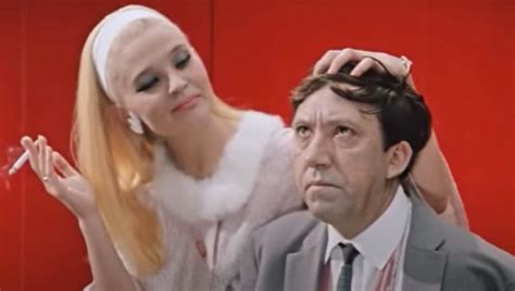 «Не виноватая я он сам пришёл Мелодия одной из самых исполняемых песен в мире попала в