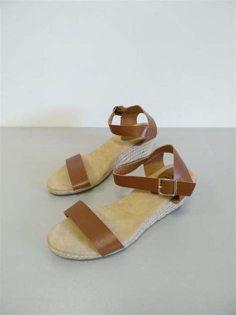 Нюанс босоніжки на танкетці Aldi німеччина європа сток оригінал бренд — ціна 109 грн у каталозі