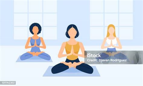 수업에서 요가 자세를하고 다양한 민족의 여성의 세 만화 개체 그룹에 대한 스톡 벡터 아트 및 기타 이미지 개체 그룹 요가 수업 개성 개념 Istock