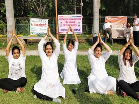 Yoga Done To Stay Healthy On International Yoga Day People Peoples Representatives Servants