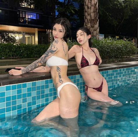 화려한 외모에 화려한 문신까지